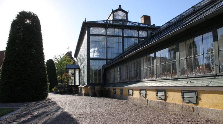 Beliggenhed i slotsparken | Paradehuset - Orangeriet på Gisselfeld